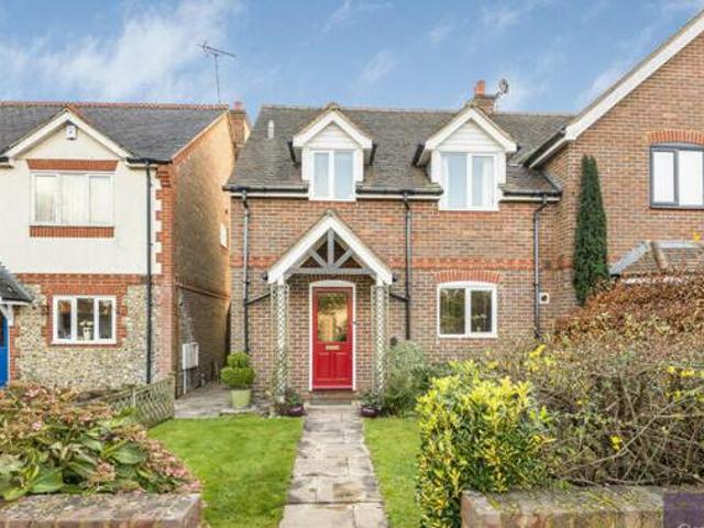 Floral Court Bath Road, Hare Hatch, 3 Bedroom Semi detached