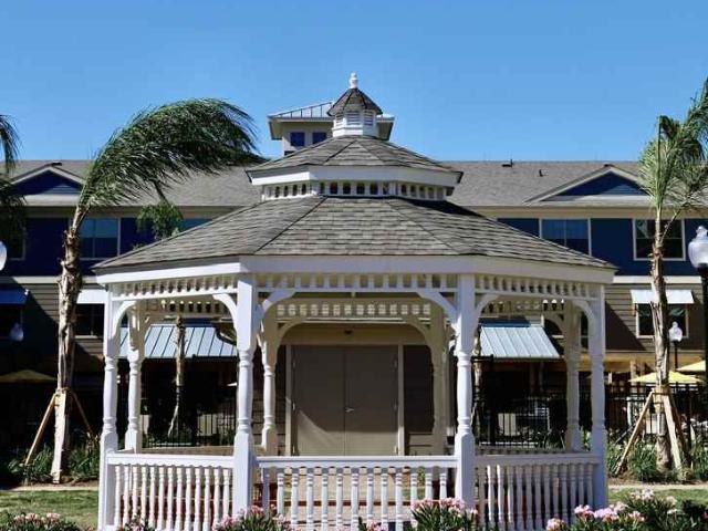 Floral Gardens 2 Bedroom Apartment for Rent at 7950 S Sam Houston Pkwy W, Houston, TX 77085 Fondren Gardens
