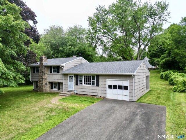 Floral Ln, Trumbull, Home For Sale
