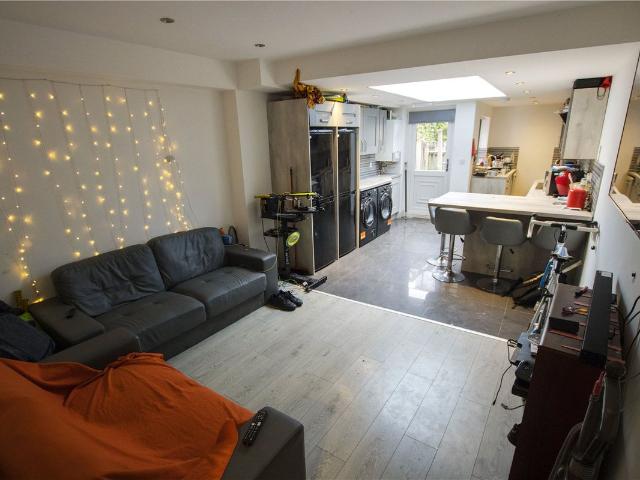 Florence Buildings, Hubert Road, Selly Oak, Birmingham B29, 5 bed shared accommodation to rent, £607 pcm | PrimeLocation