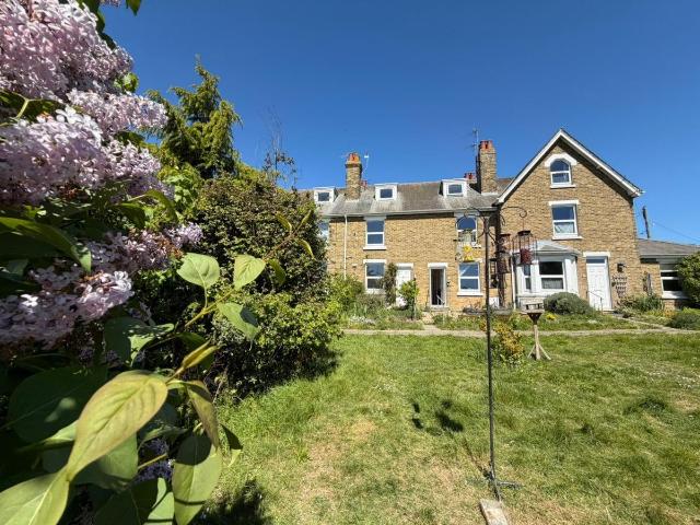 Florence Cottages, Back Waterside Lane, Brightlingsea CO7, 3 bed terraced house to rent, £1,100 pcm | PrimeLocation