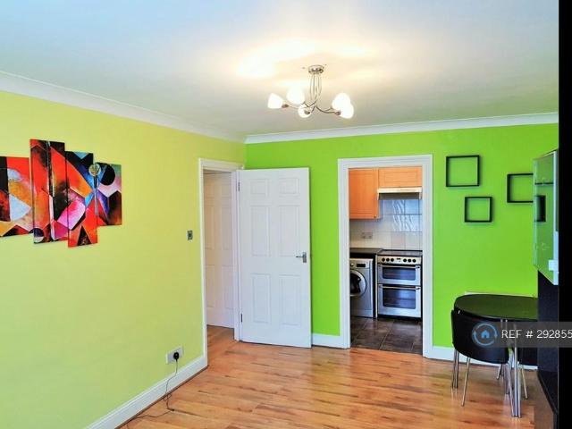 Florence Court, New Barnet, Barnet, EN5 1 bed flat to rent £1,550 pcm £358 pw