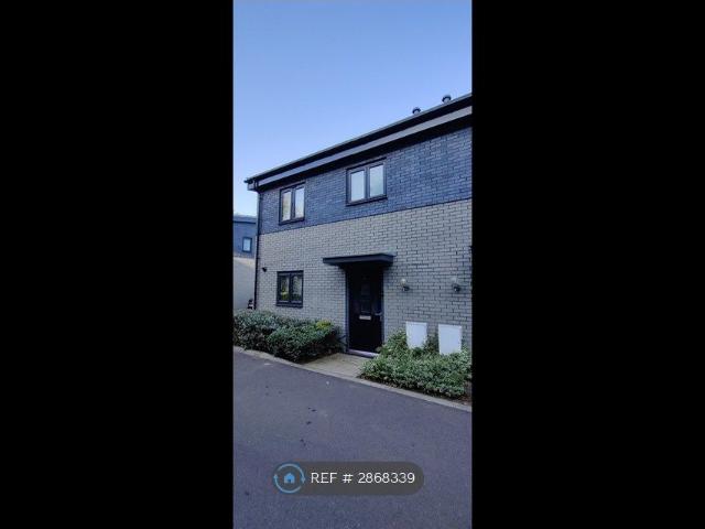 Florence Close, Brentwood CM13, 3 bed semi detached house to rent, £2,200 pcm | PrimeLocation