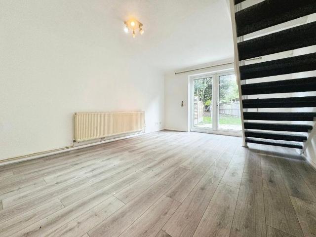 Florence Close, Grays, RM20