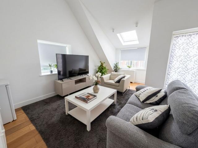 Florence Road, Brighton BN1, 3 bed flat to rent, £3,500 pcm | PrimeLocation