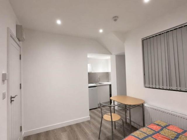 Florence Road, Ealing W5, Studio to rent, £1,300 pcm | PrimeLocation