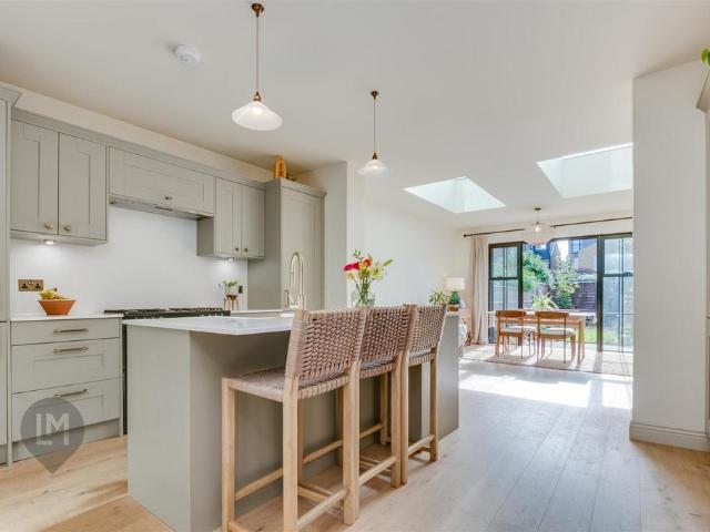 Florence Road, London 3 bed house to rent £10,833 pcm £2,500 pw
