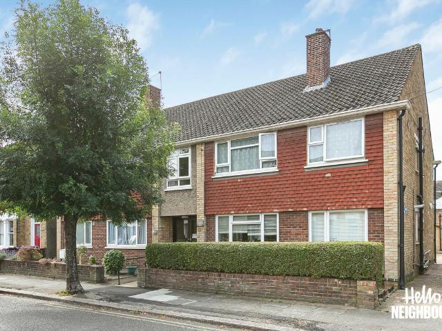 Florence Road, London SW19, 4 bed maisonette to rent, £3,000 pcm | PrimeLocation