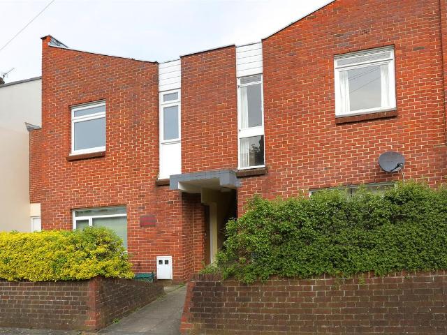 Florence Road, Wimbledon SW19, 1 bed flat to rent, £1,600 pcm | PrimeLocation