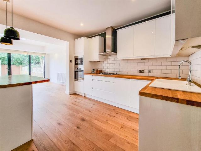 Florence Road, Wimbledon SW19 3 bed end of terrace house to rent £3,750 pcm £865 pw