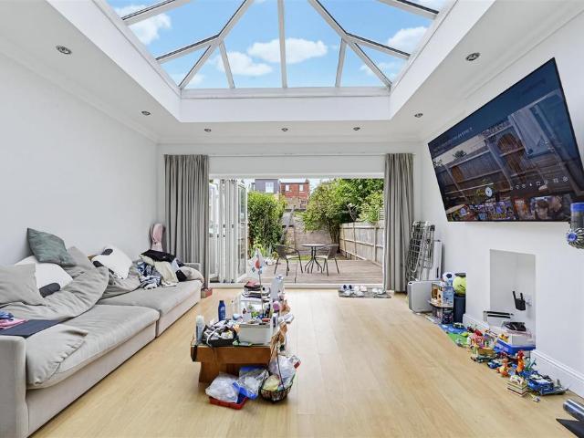 Florence Road, Wimbledon SW19 4 bed house to rent £3,750 pcm £865 pw