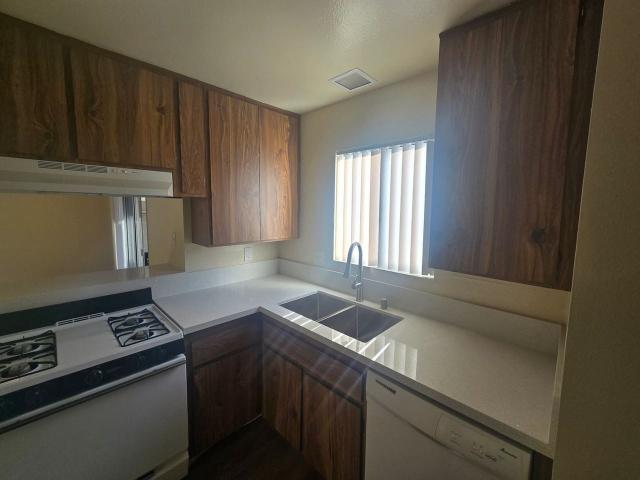florida2109 1 Bedroom Apartment for Rent at 2109 Florida St, Huntington Beach, CA 92648 Yorktown