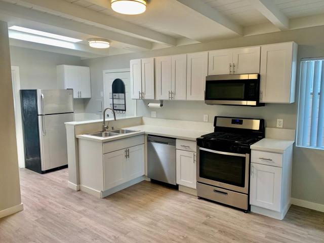 Florida 2 Bedroom Apartment for Rent at 1008 Florida St, Huntington Beach, CA 92648