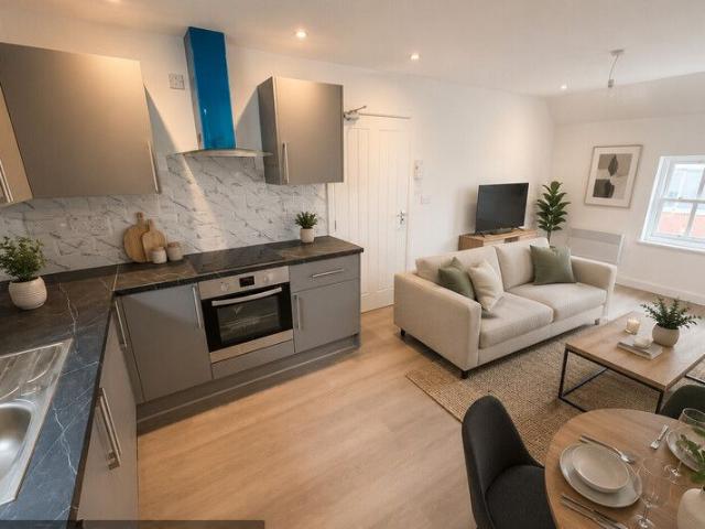 Flat1 206 Wolverhampton Street, DY1 1ED