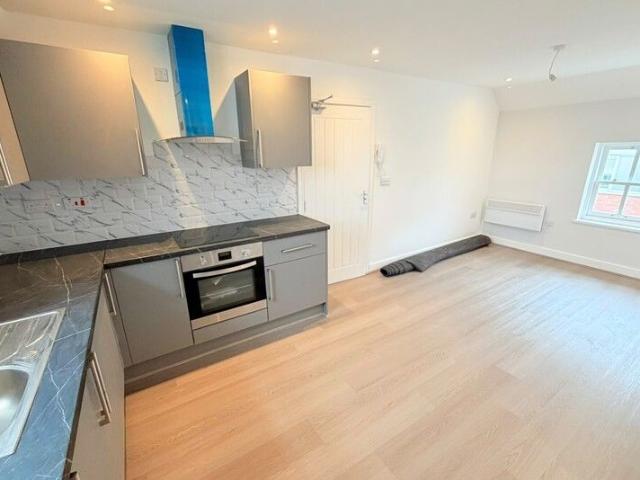 Flat1 206 Wolverhampton Street, DY1 1ED