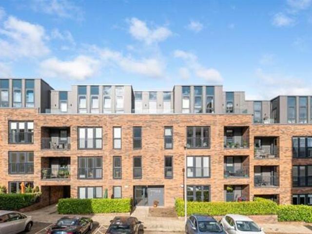 Flat, Mansionhouse Court, 2 Bedroom Flat