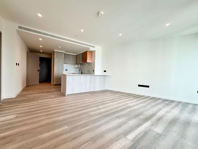 Flat, Marsh Wall, London E14, 1 bed flat to rent, £2,800 pcm | PrimeLocation