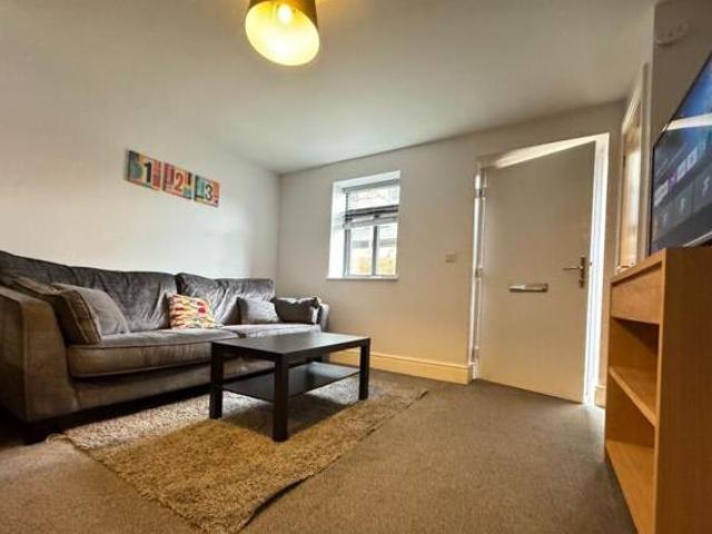 Flat Millicent Road, West Bridgford, 3 Bedroom Apartment