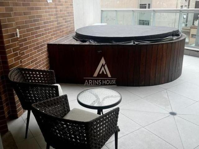 Flat moderno com varanda e jacuzzi — viva o melhor da Pompéia, Santos!