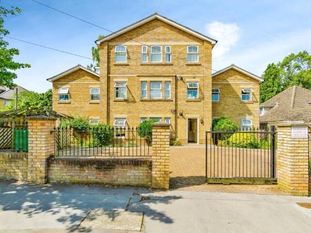 Flat, Outram Road, Croydon CR0, 2 bed flat to rent, £2,000 pcm | PrimeLocation