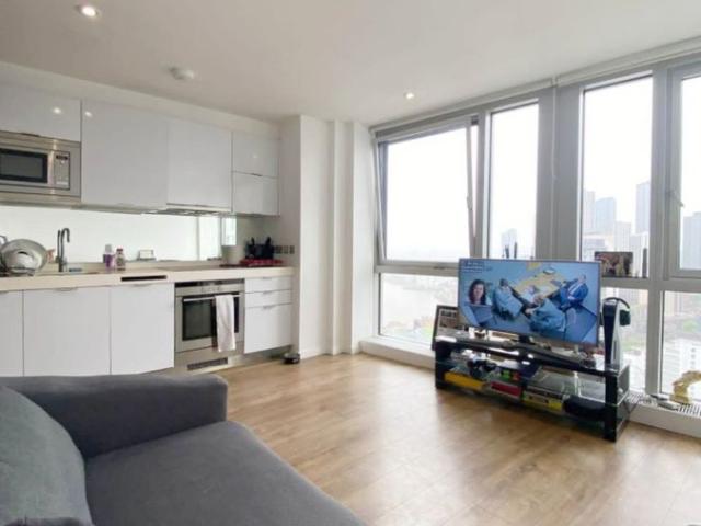 Flat, Ontario Tower, Fairmont Avenue, London E14, Studio to rent, £1,850 pcm | PrimeLocation