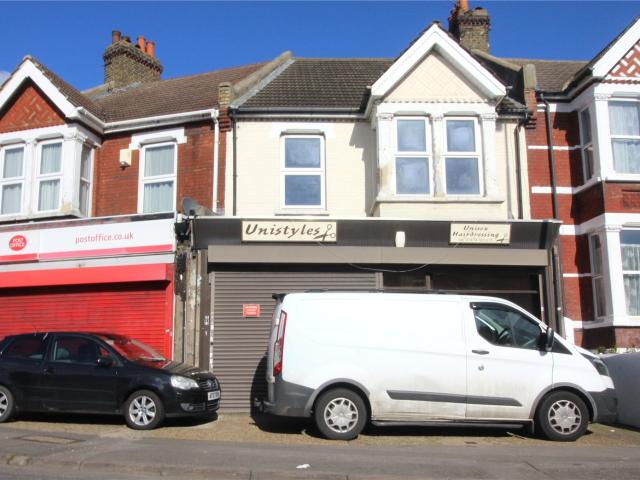 flat at Old Road West, Gravesham