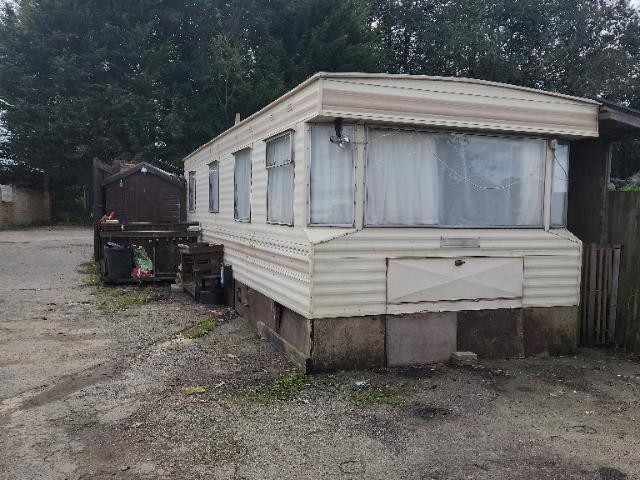 flat at Beech Farm Road, Tandridge