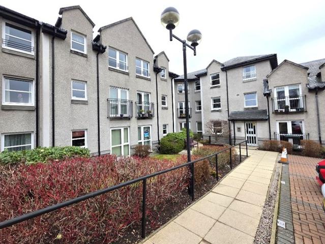 flat at Cults Gardens, Aberdeen City
