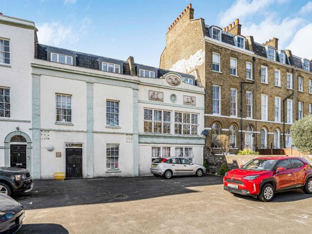 flat at Camberwell Road, London