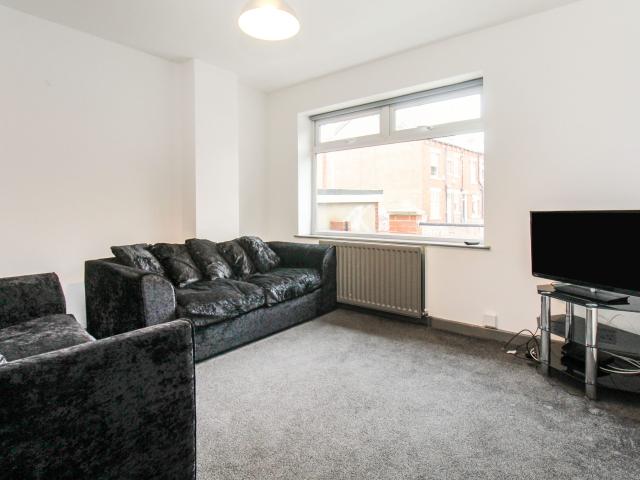 flat at Canterbury Drive, Leeds