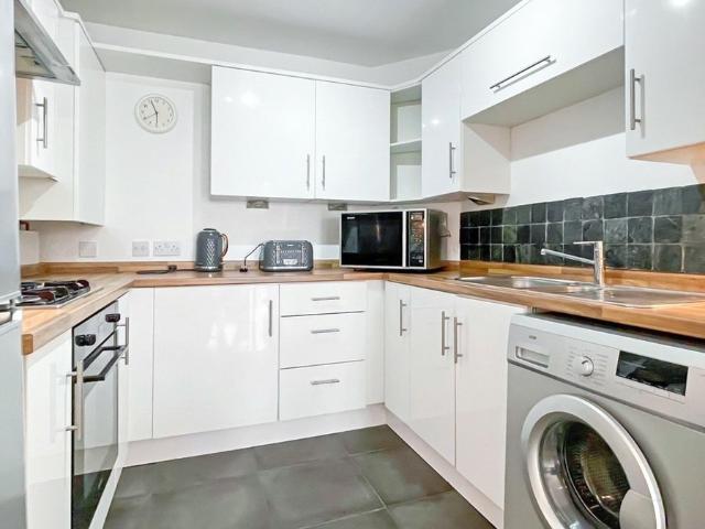 flat at Chichester Wharf, London