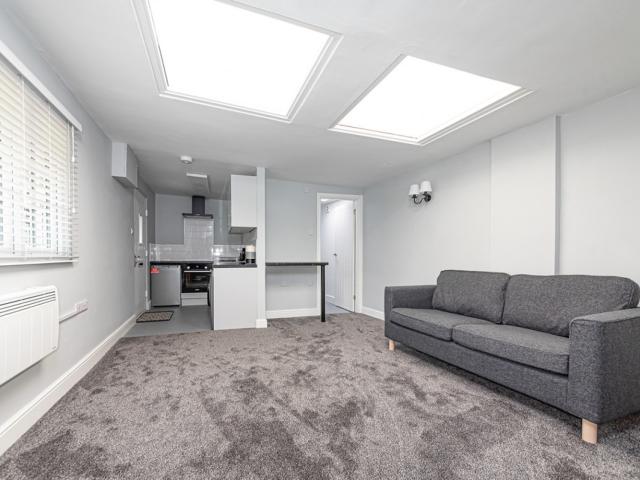 flat at Cove Road, Hart
