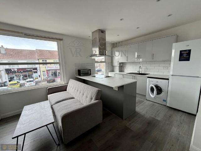 Flat at Filton Avenue Horfield BS7 2 bed apartment to rent £1,595 pcm £368 pw