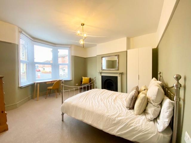 flat at Grove Park Court, Bristol