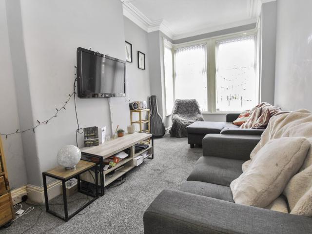flat at Headingley Mount, Leeds