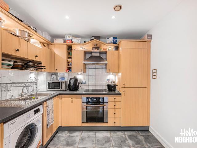 flat at High Street, London