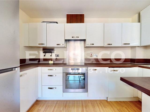 flat at King George Crescent, London