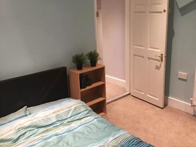 flat at Knollys Road, London