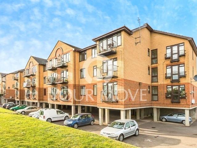 flat at London Road, Dartford