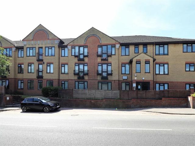 flat at London Road, Dartford