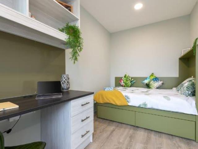 flat at Long Street, London