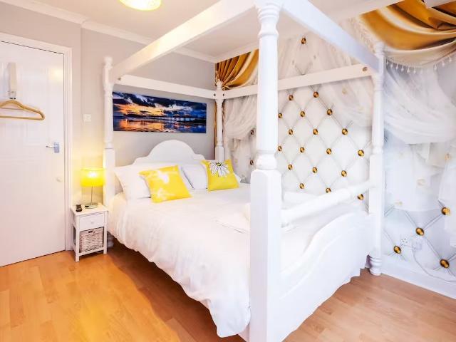 flat at Royal Crescent Mews, Brighton
