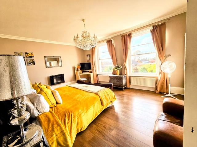 flat at Saint Stephen's Road, Cheltenham