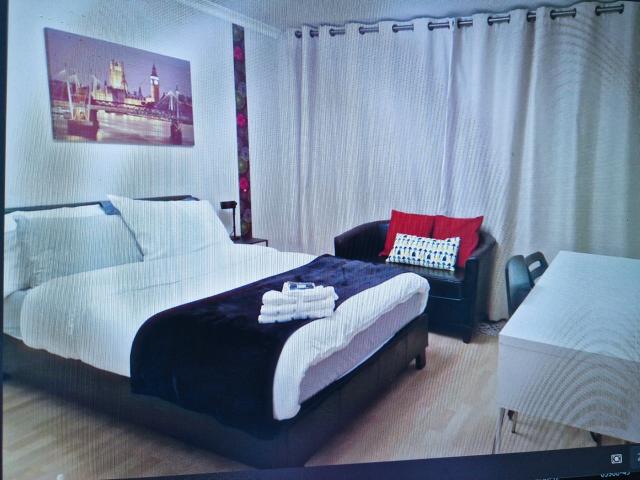 flat at Smugglers Way, London