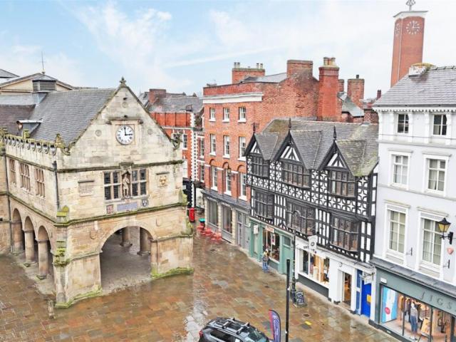 flat at The Square, Shrewsbury