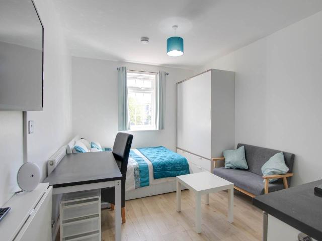 flat at Woodland Way, Canterbury
