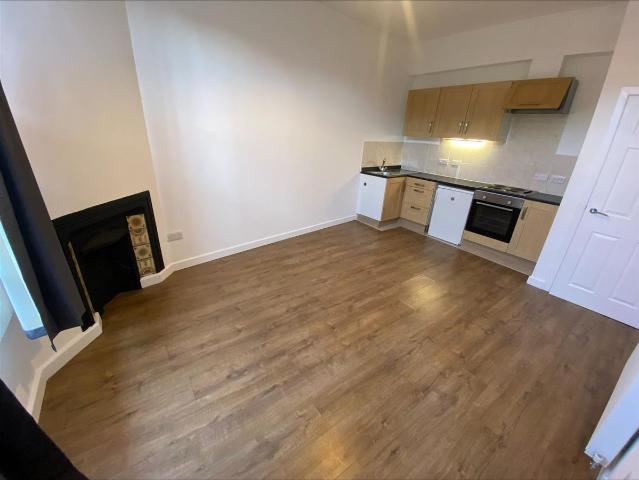 Flat A Cornhill, Bridgwater, Somerset TA6, 2 bed flat to rent, £795 pcm | PrimeLocation