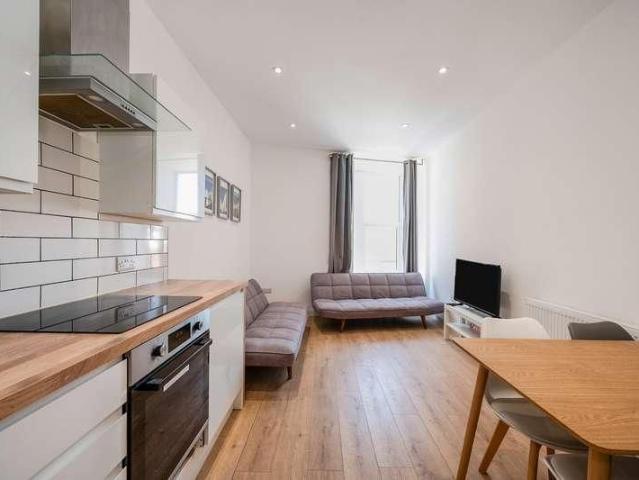 Flat A, Palmerston Road, Southsea, Hampshire, PO5