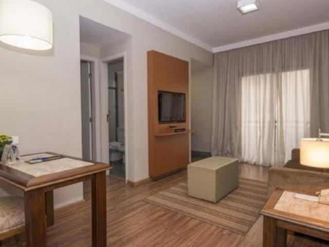 Flat a uma quadra da famosa Rua Oscar Freire, fácil acesso a Av. Paulista e ao Metrô