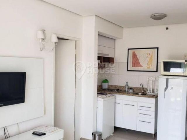 Flat à venda e locação em Moema 1 suíte, 1 vaga e varanda proximo ao metrô